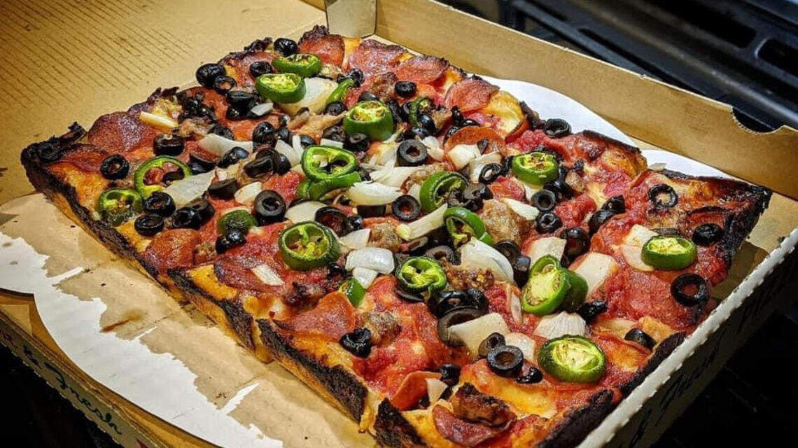Slo Pizza Restaurant Bar Opens In Old Pepe Delgados Spot San Luis